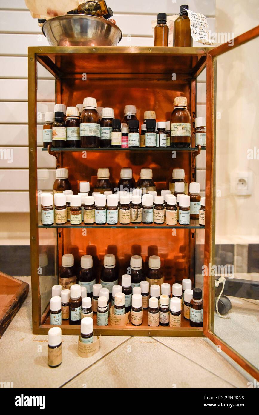 (170901) -- PARIS, Sept. 1, 2017 -- Photo taken on Aug. 31, 2017 shows the workshop of the ...