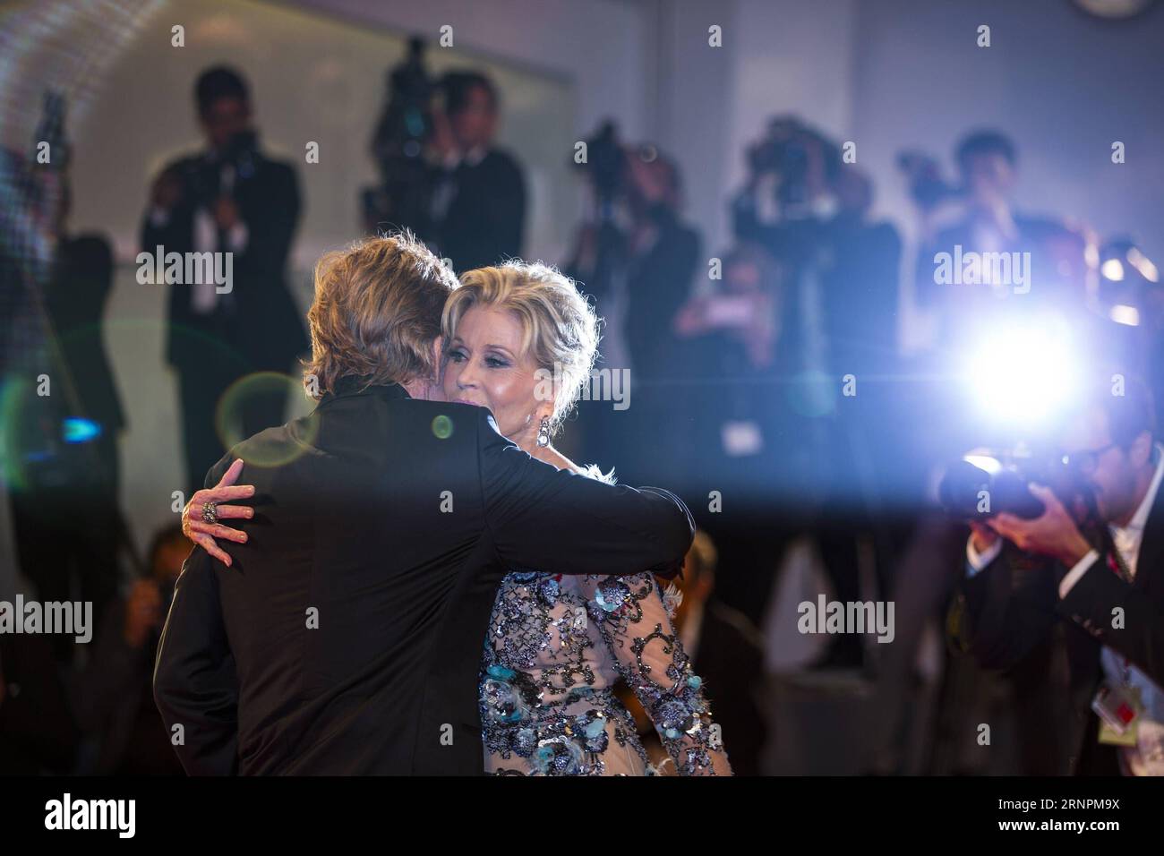 (170902) -- VENICE, Sept. 2, 2017 -- Actress Jane Fonda (R) and actor ...
