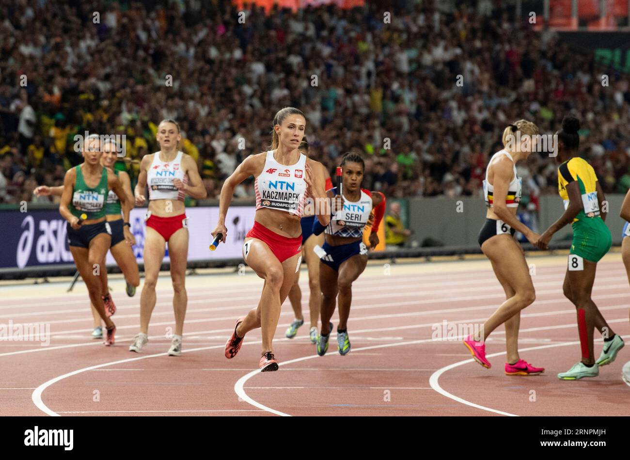 Natalia Kaczmarek of Poland competing in the women’s 4x400m relay final ...