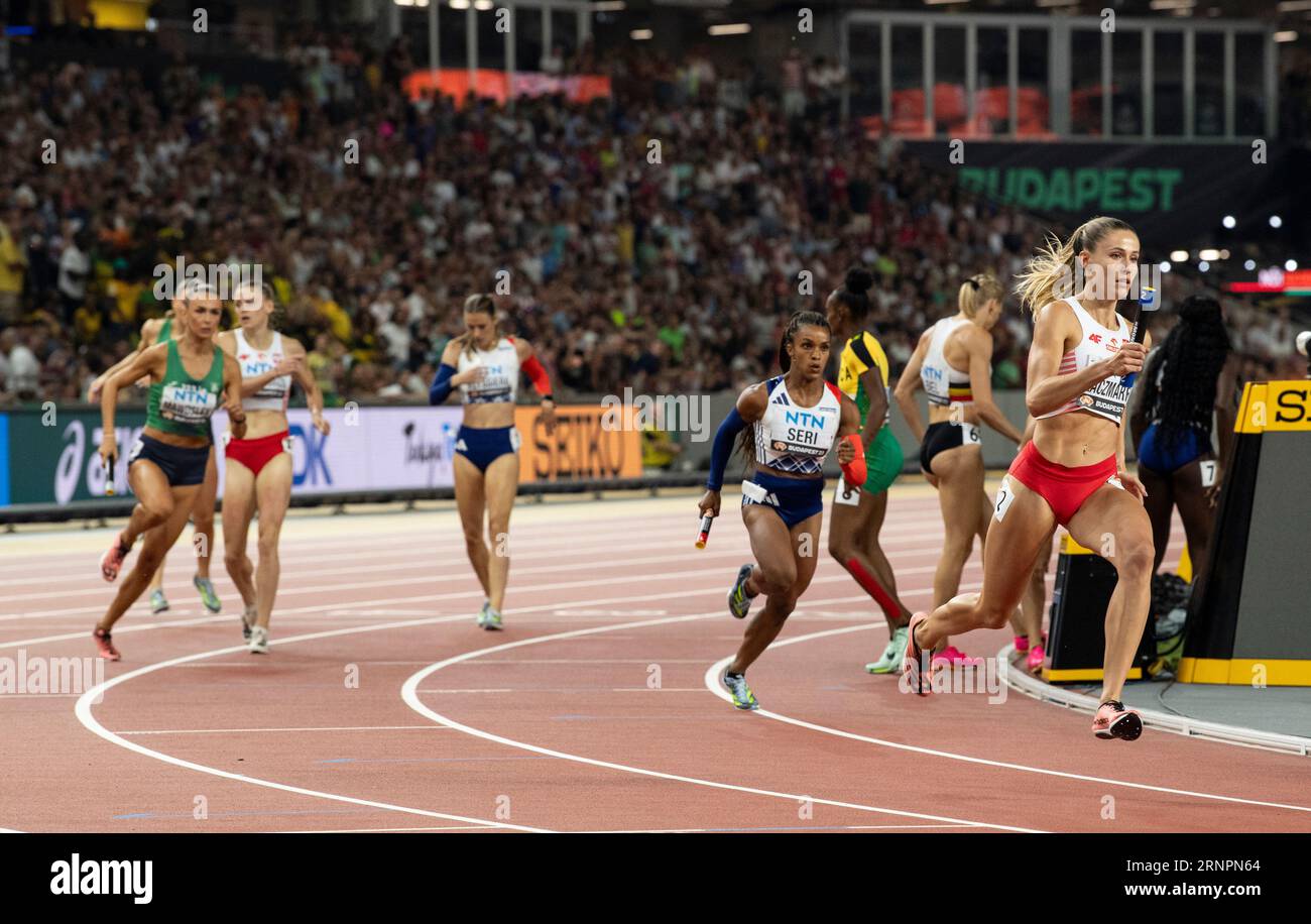 Natalia Kaczmarek of Poland competing in the women’s 4x400m relay final ...