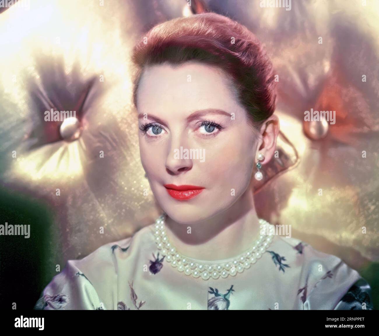 Deborah wearing hi-res stock photography and images - Alamy