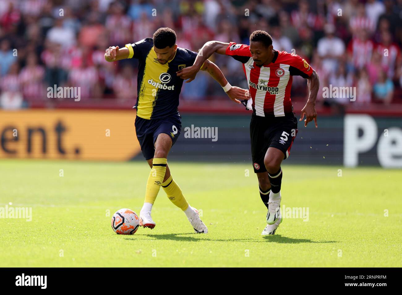 Ethan pinnock bournemouth hi-res stock photography and images - Alamy