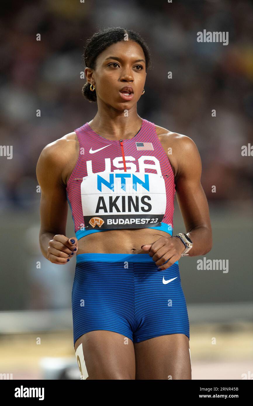 Nia Akins of the USA competing in the women’s 800m final on day 9 of ...