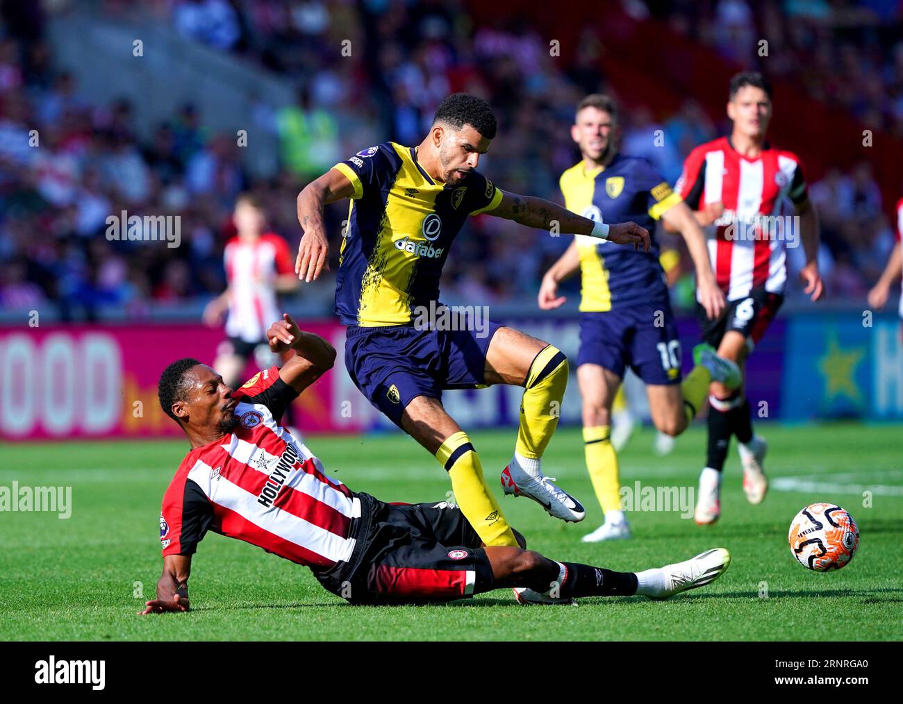 Ethan pinnock bournemouth hi-res stock photography and images - Alamy