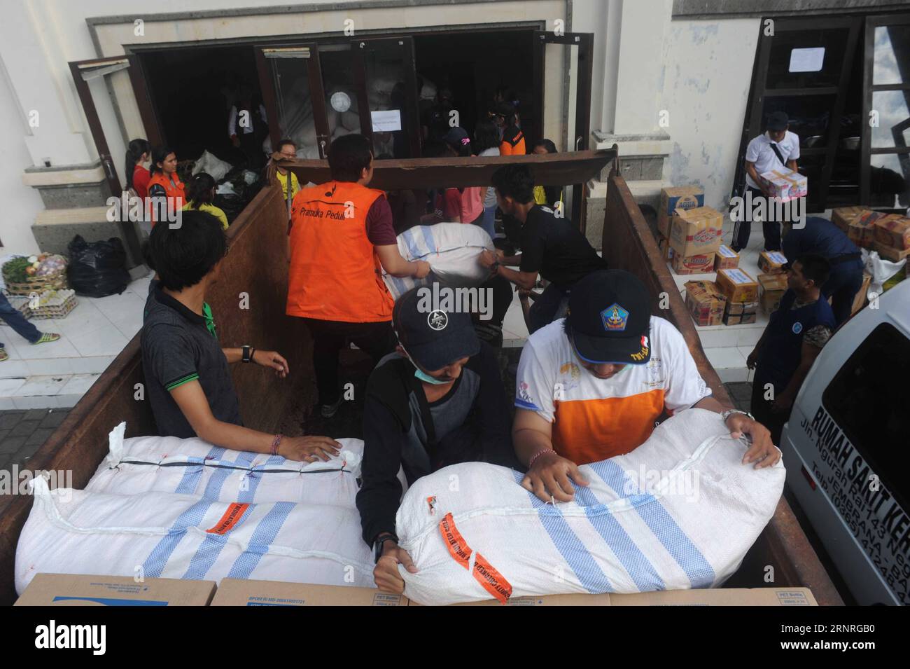 Warning system volcano hi-res stock photography and images - Alamy