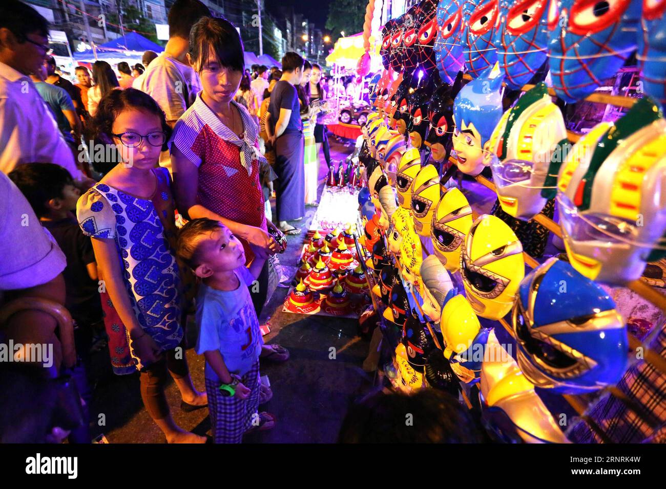 Thadingyut festival hi-res stock photography and images - Alamy