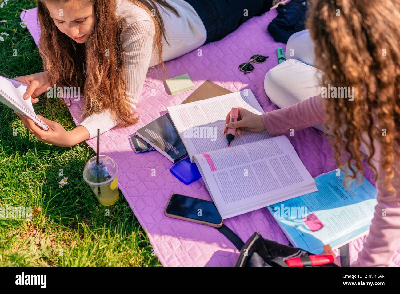 Girl underlining hi-res stock photography and images - Alamy