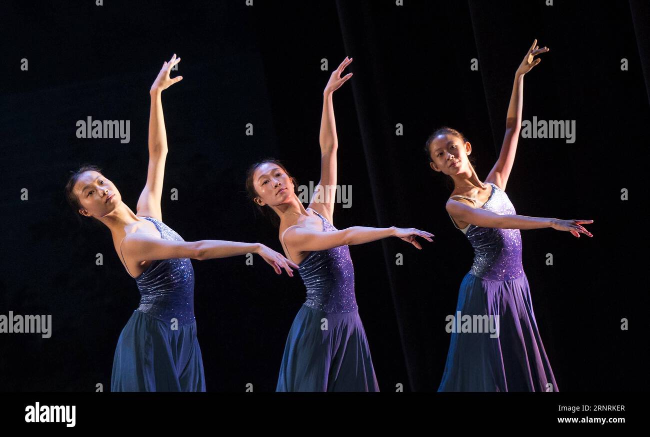 (171006) -- TORONTO, Oct. 6, 2017 -- Dancers from China s Guangzhou ...