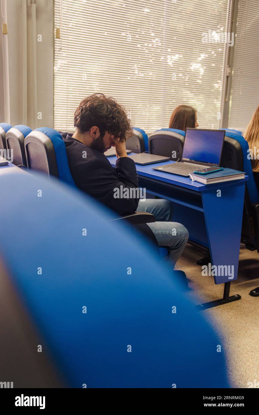 Hand gestures classroom hi-res stock photography and images - Alamy