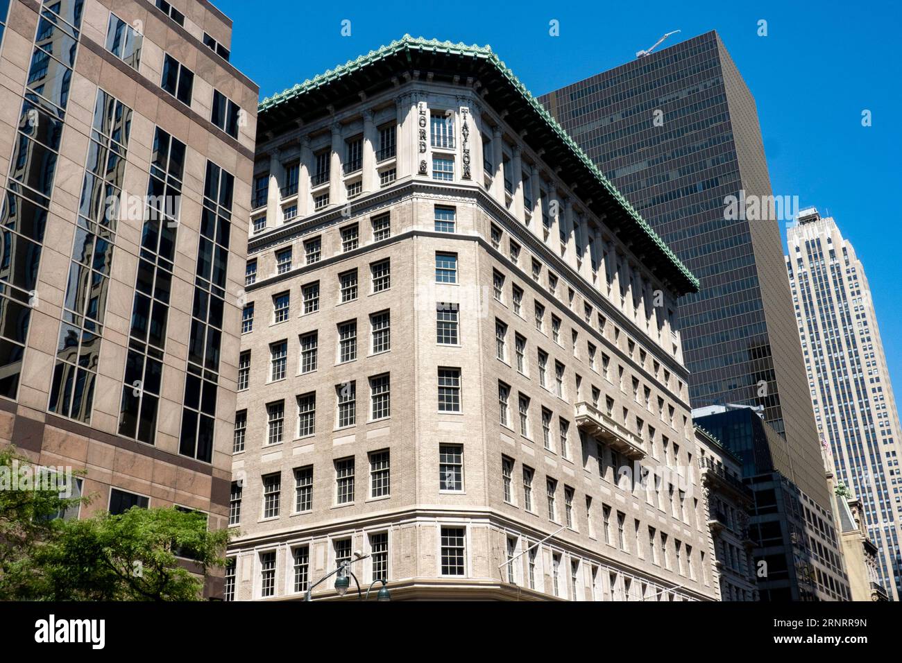 The landmark Lord & Taylor building of Fifth Avenue has been restored ...