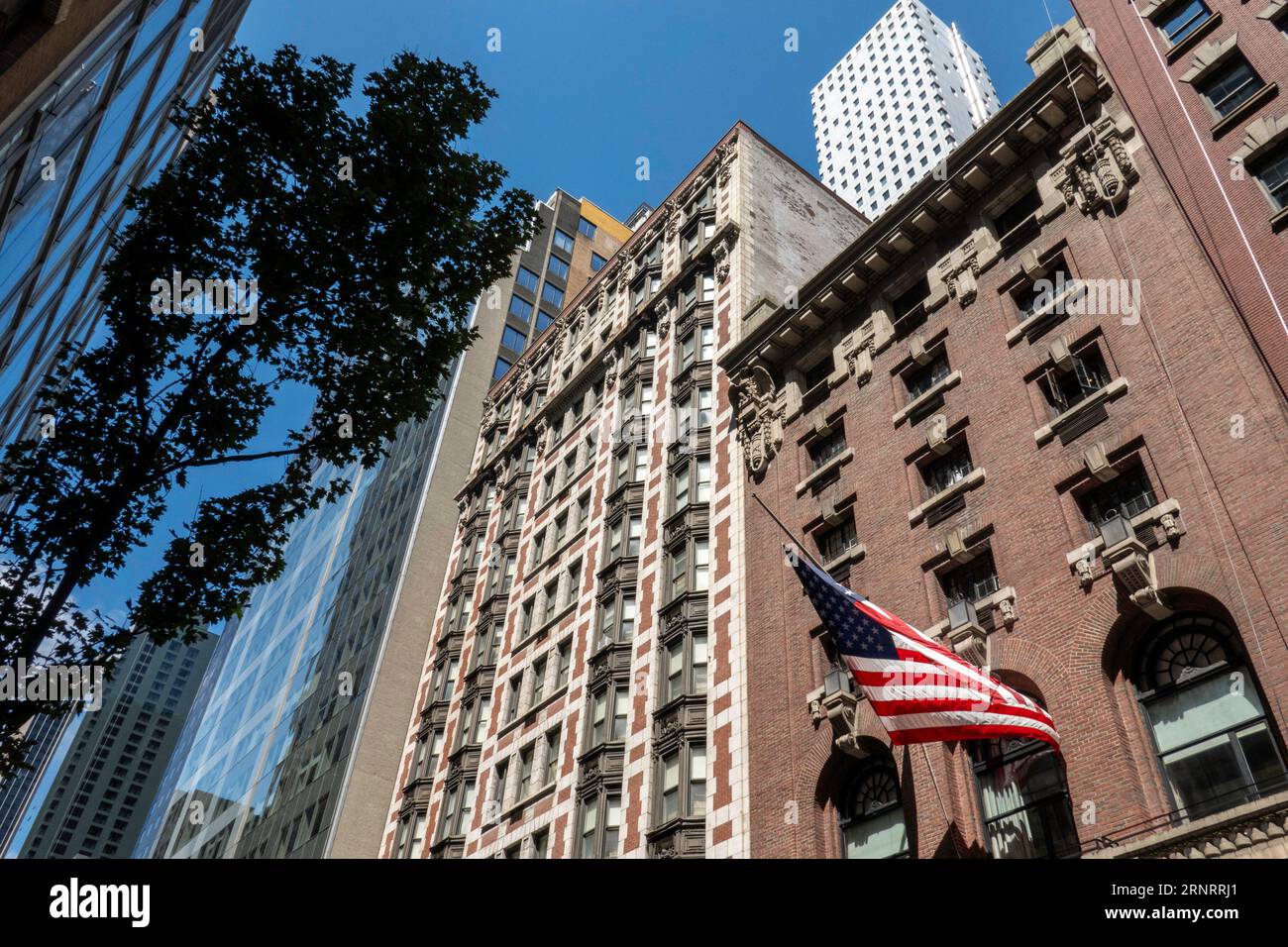 The Algonquin Hotel is a luxury historic landmark in Times Square ...