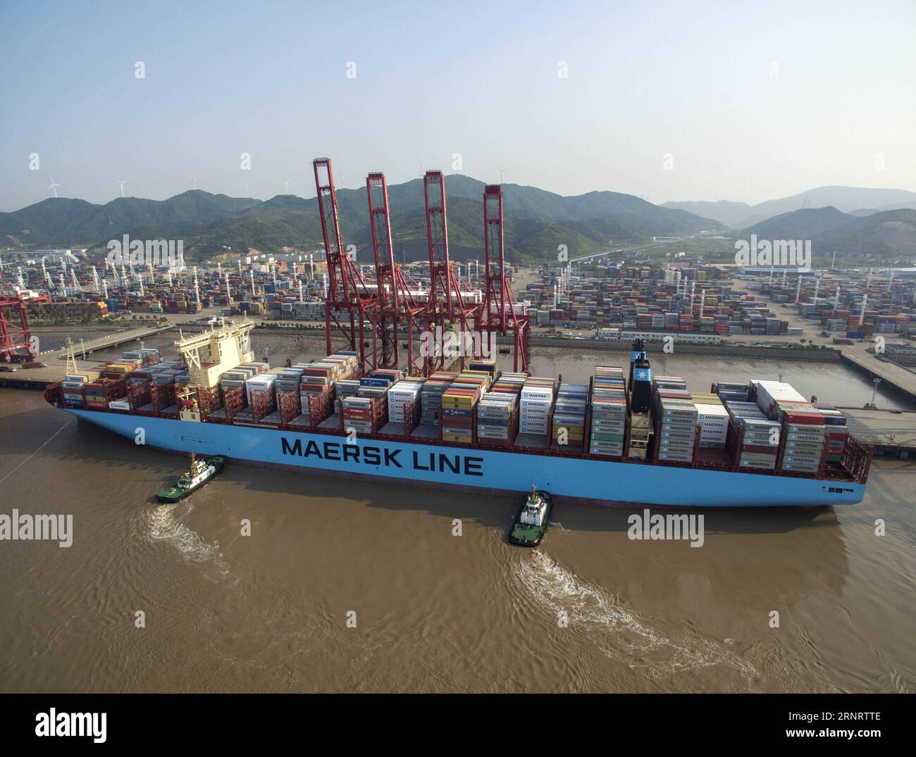 China zhejiang gdp growth hi-res stock photography and images - Alamy