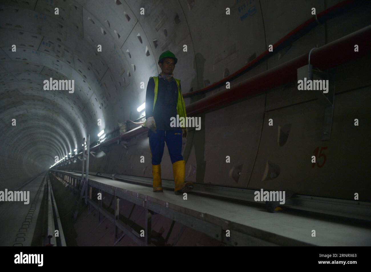 (171019) -- JAKARTA, Oct. 19, 2017 -- A worker walks at the Mass Rapid ...