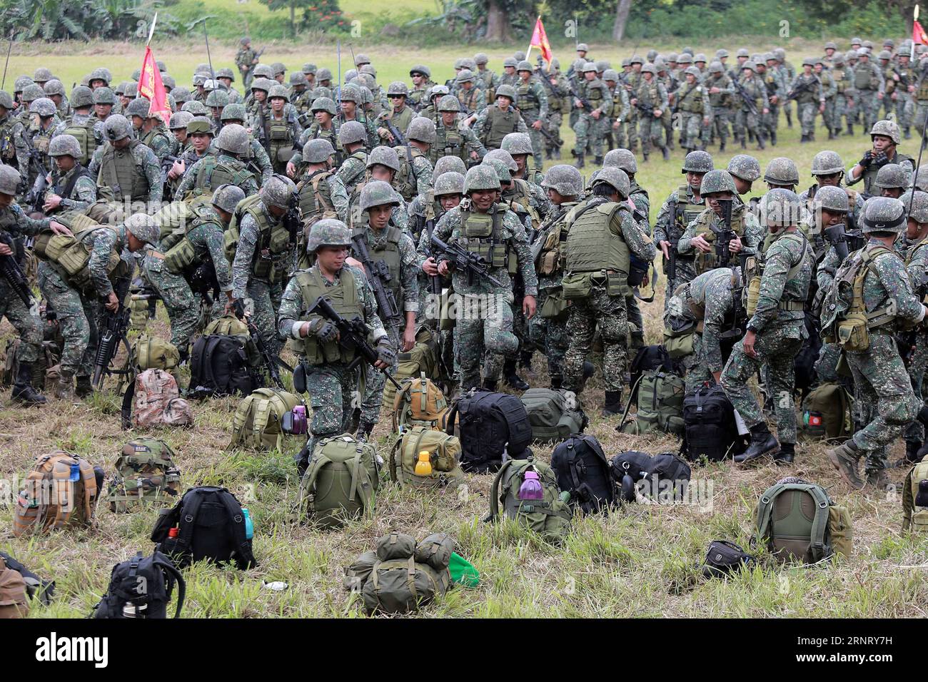 (171021) -- MARAWI, Oct. 21, 2017 -- Soldiers from the Philippine ...