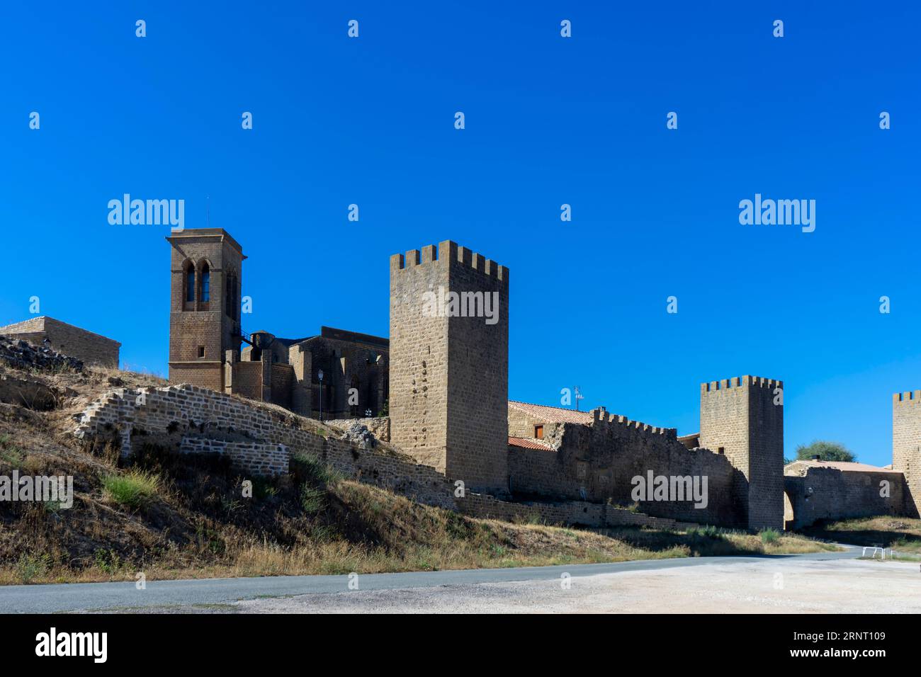 Encirclement wall hi-res stock photography and images - Alamy