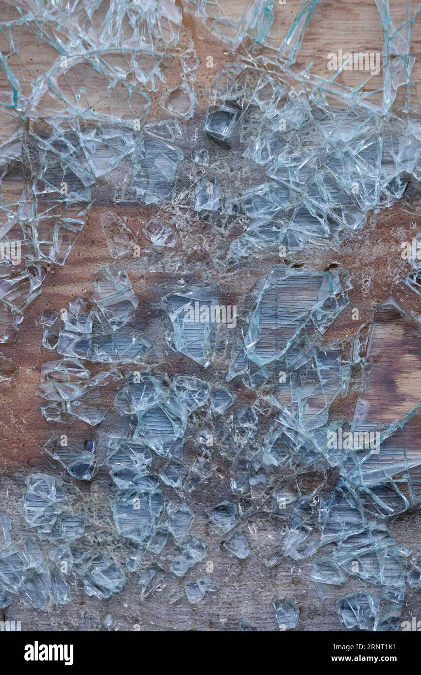 Broken glass pattern hi-res stock photography and images - Alamy