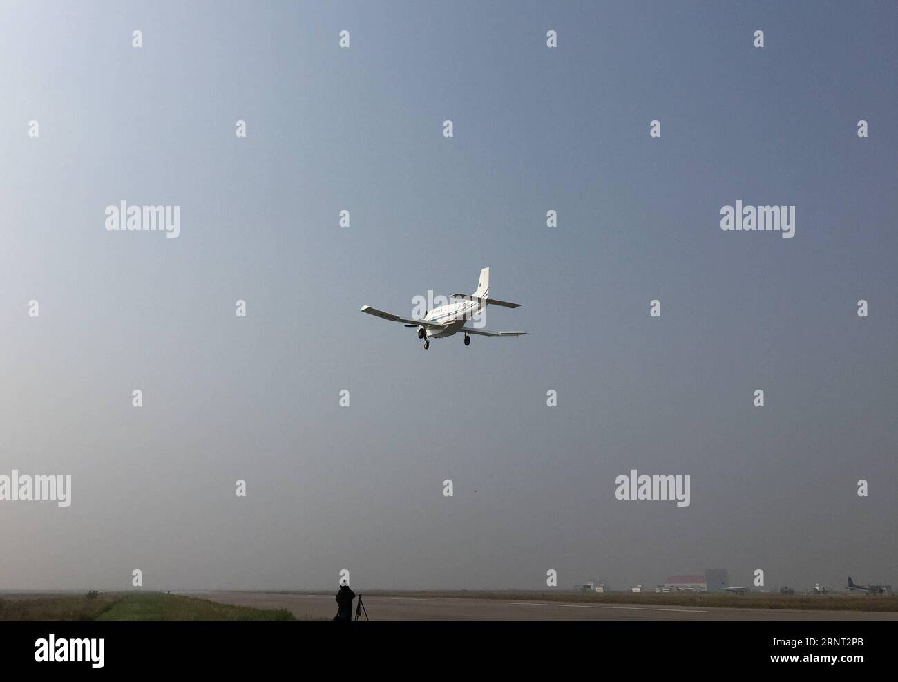 (171027) -- BEIJING, Oct. 27, 2017 () -- China s heaviest cargo ...