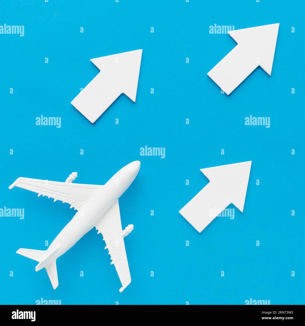 White arrows hi-res stock photography and images - Alamy