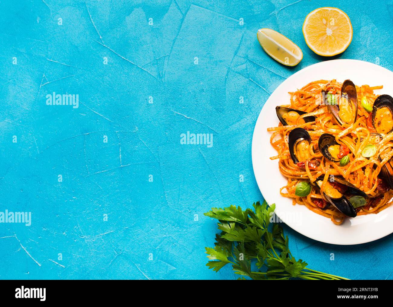 Italian pasta seafood mussels hi-res stock photography and images - Alamy