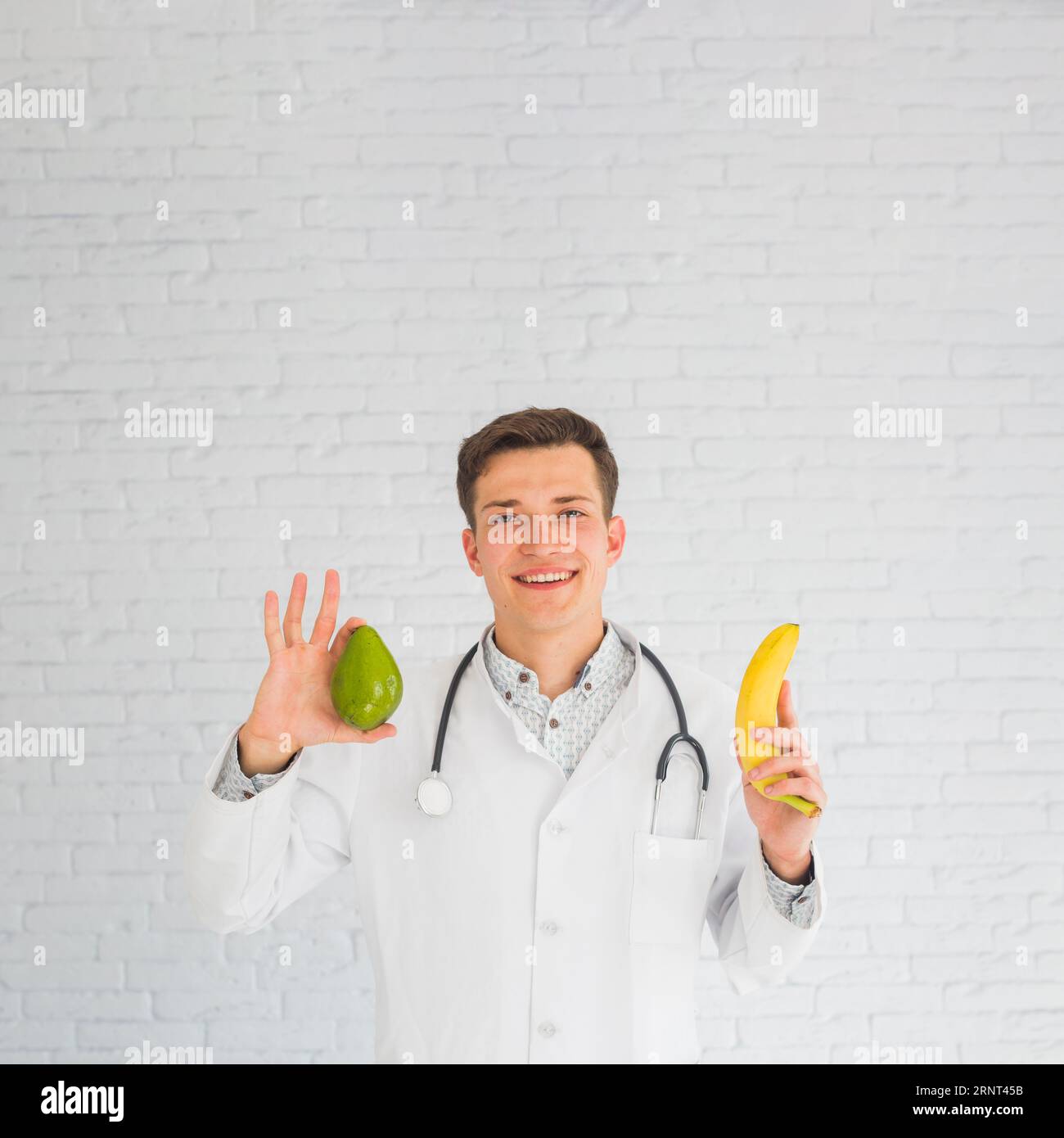Happy avocado hi-res stock photography and images - Alamy
