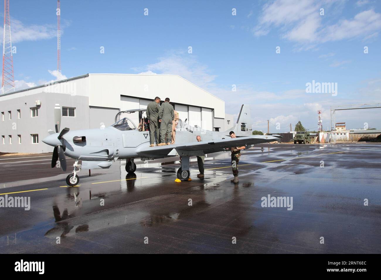 (171031) -- BEIRUT, Oct. 31, 2017 () -- Crew members view an A-29 Super ...