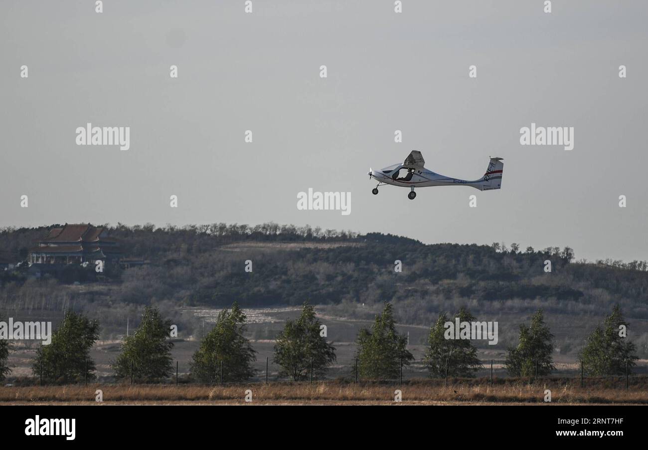 Two seater aircraft hi-res stock photography and images - Alamy