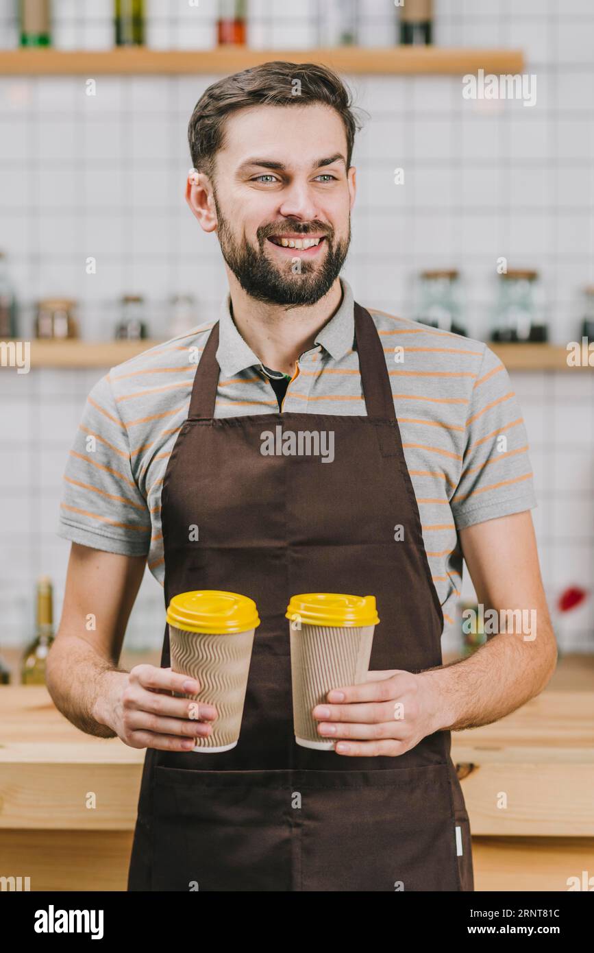 Pretty bartender hi-res stock photography and images - Alamy