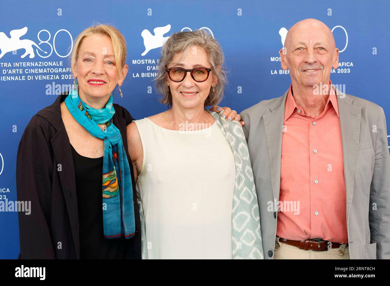 Jamie Bernstein, Nina Bernstein Simmons and Alexander Bernstein pose at ...