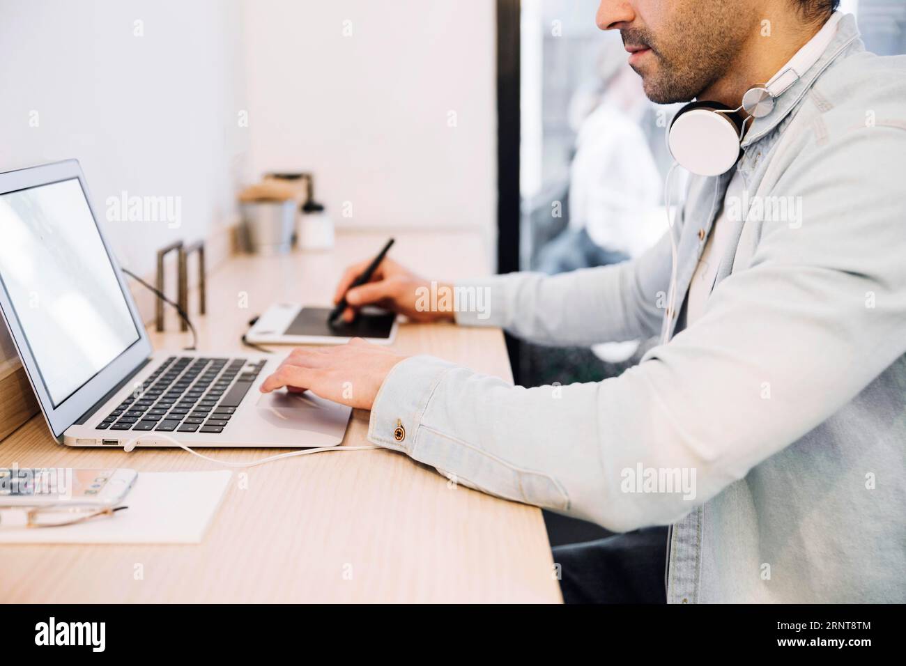 Male designer laptop hi-res stock photography and images - Alamy