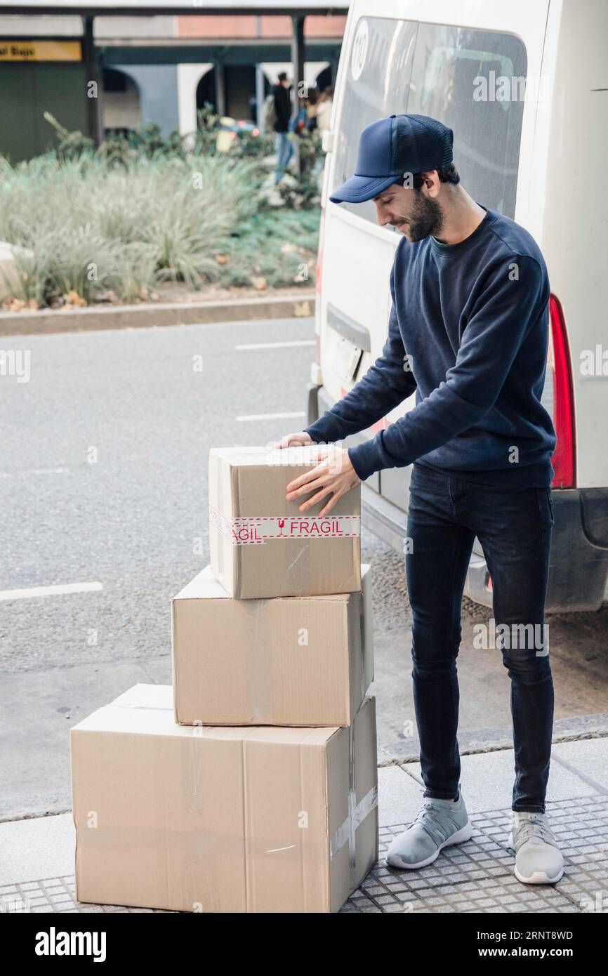 Cardboard cutout man hi-res stock photography and images - Alamy