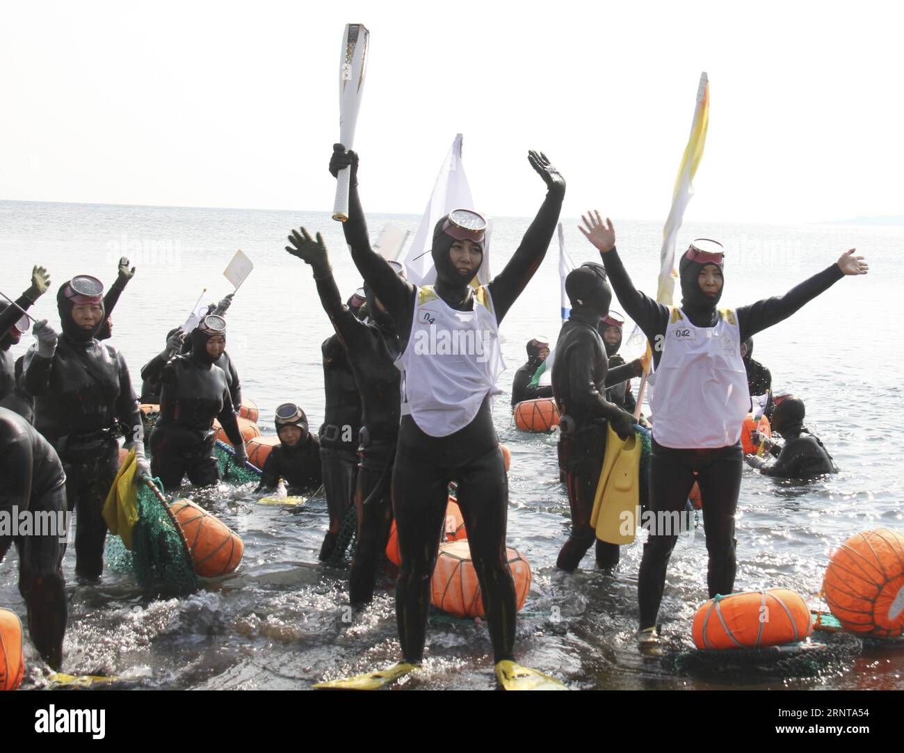(171103) -- JEJU ISLAND, Nov. 3, 2017 -- Haenyeo, female diver ...