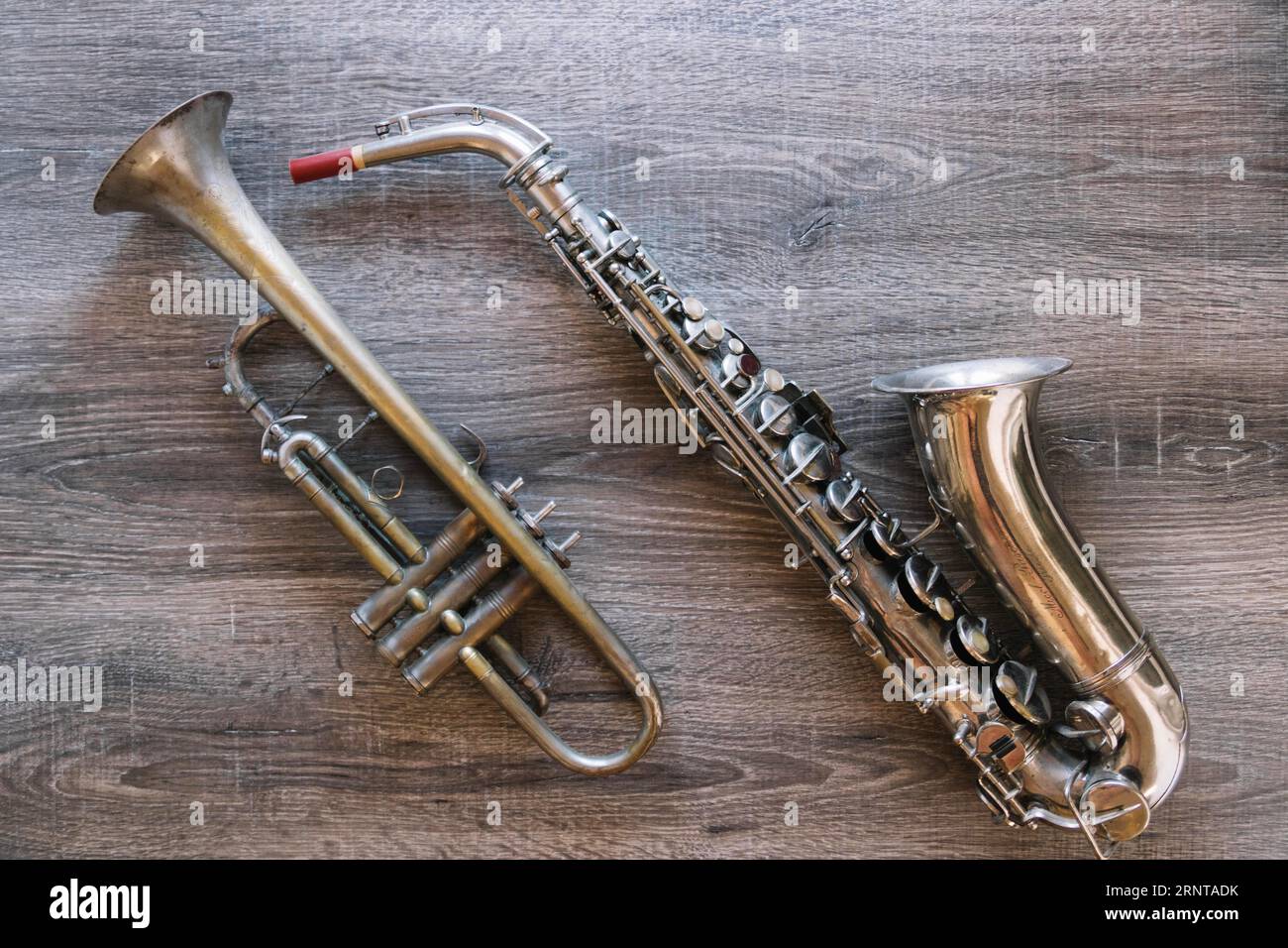 Trumpet saxophone hi-res stock photography and images - Alamy