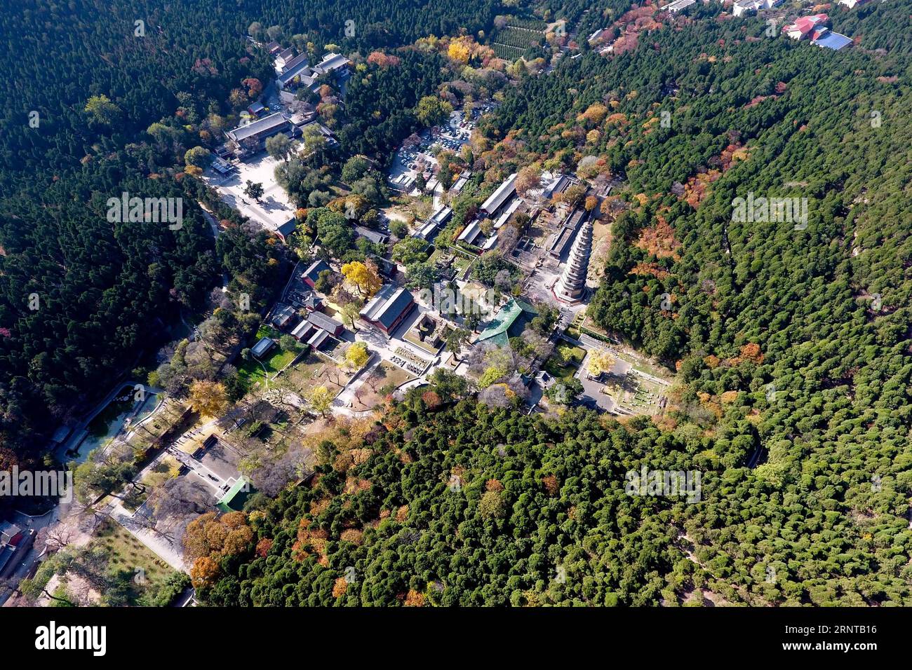 Lingyan temple hi-res stock photography and images - Alamy