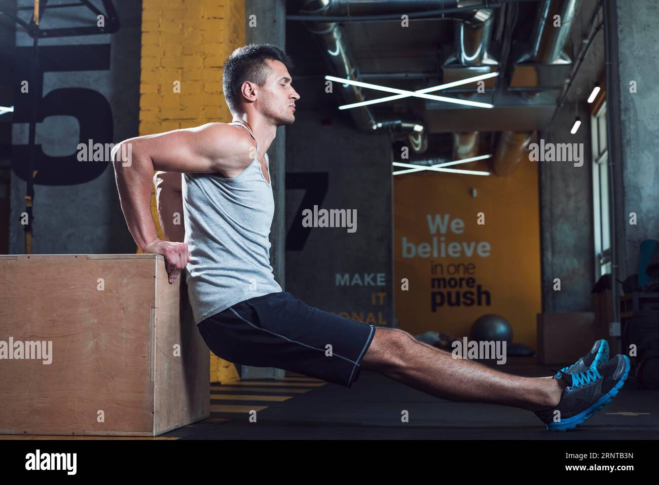 Side man gym hi-res stock photography and images - Alamy