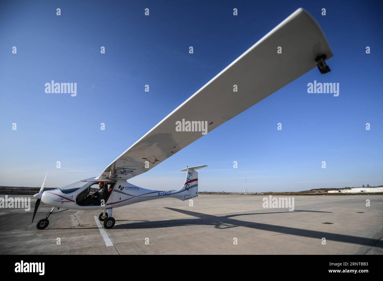 Two seater aircraft hi-res stock photography and images - Alamy