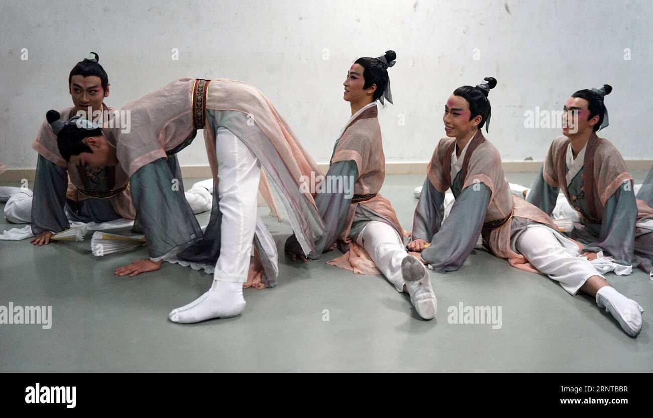 (171105) -- BEIJING, Nov. 5, 2017 -- Dancers of Beijing Dance Academy ...