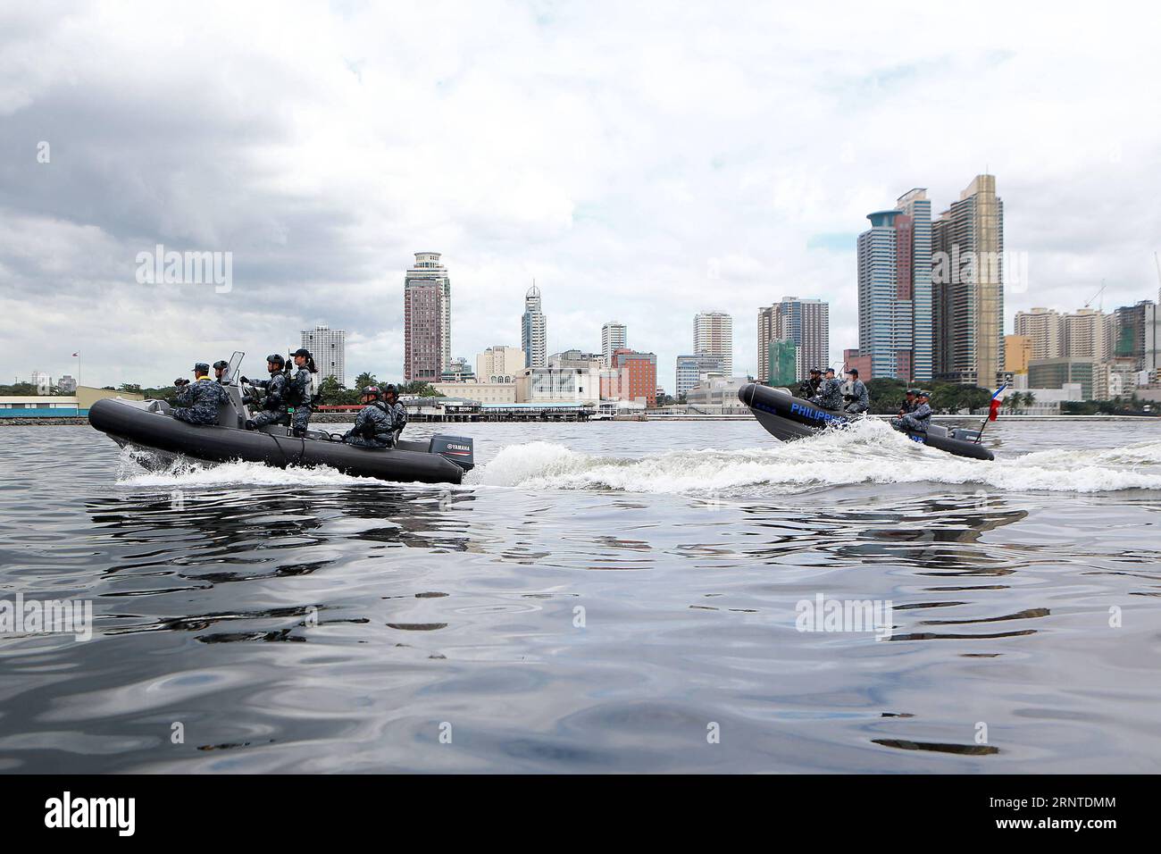 (171107) -- MANILA, Nov. 7, 2017 -- Members of the Philippine Coast ...