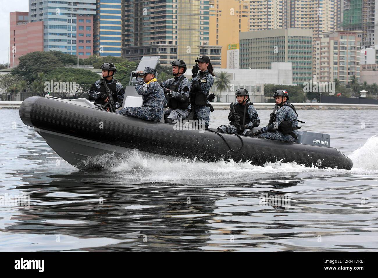 (171107) -- MANILA, Nov. 7, 2017 -- Members of the Philippine Coast ...