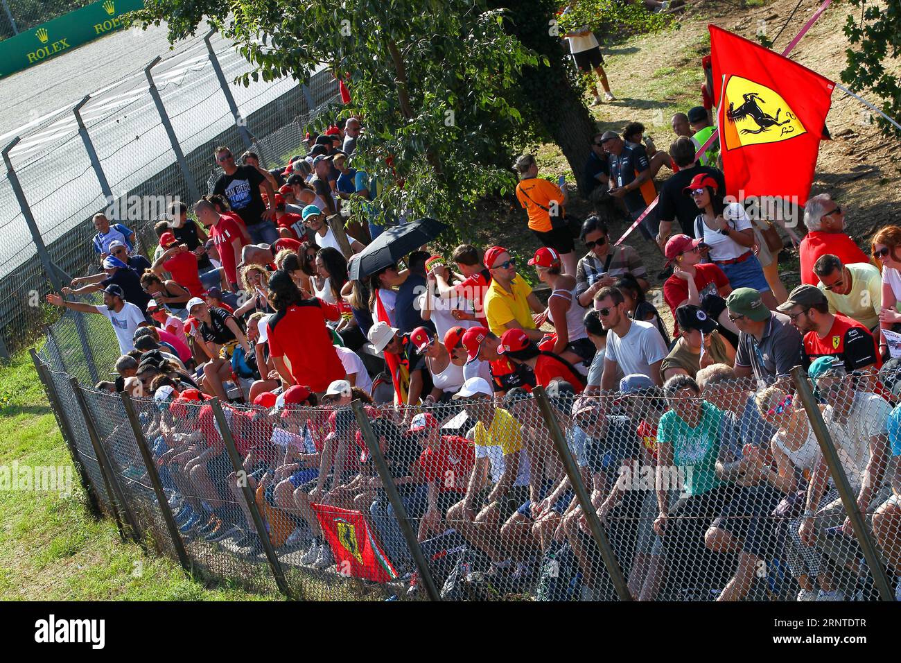 F1 cars on turn hi-res stock photography and images - Alamy