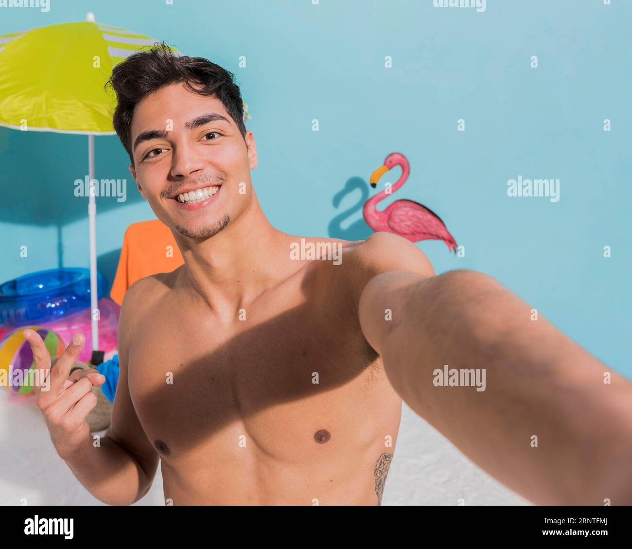 Guy beach hi-res stock photography and images - Alamy