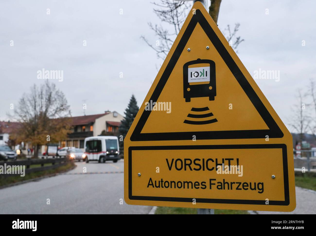 Autonom fahrendes Bus-Shuttle in Bad Birnbach (171111) -- BAD BIRNBACH ...