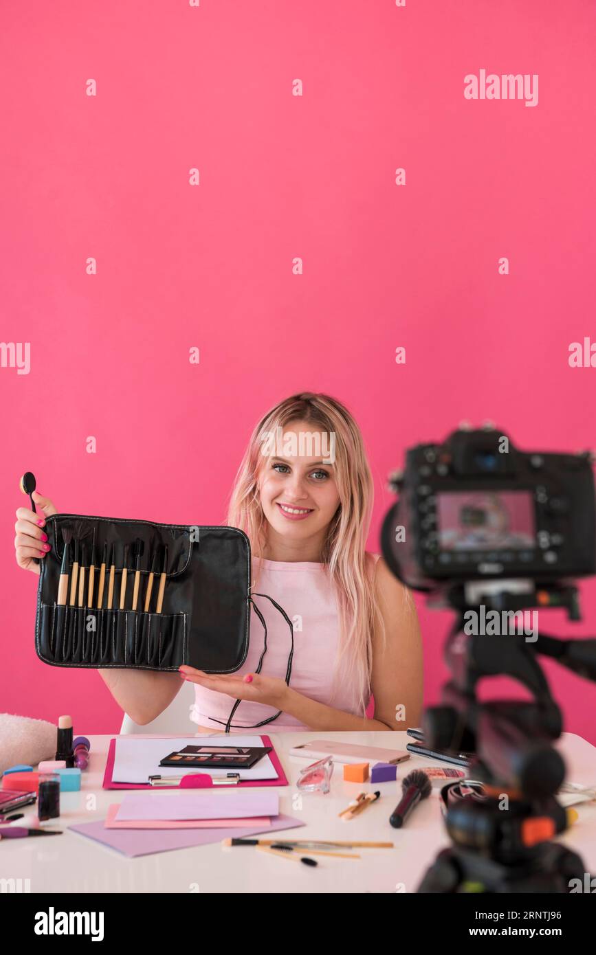 Recording social media influencer hi-res stock photography and images ...