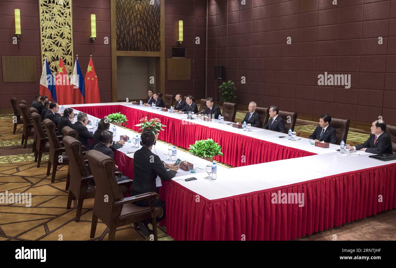 (171111) -- DA NANG, Nov. 11, 2017 -- Chinese President Xi Jinping ...