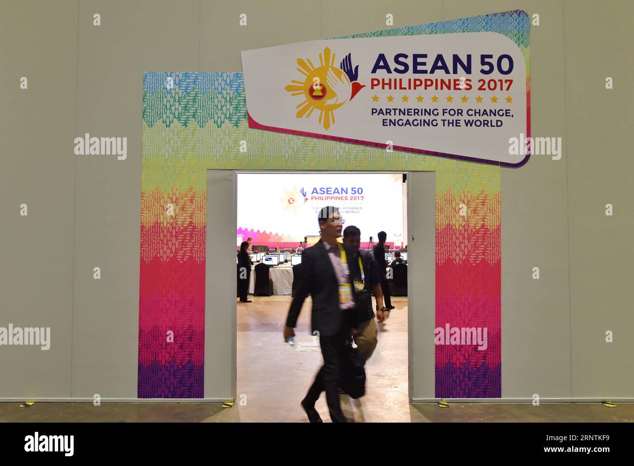 31st southeast asian nations summit hi-res stock photography and images ...