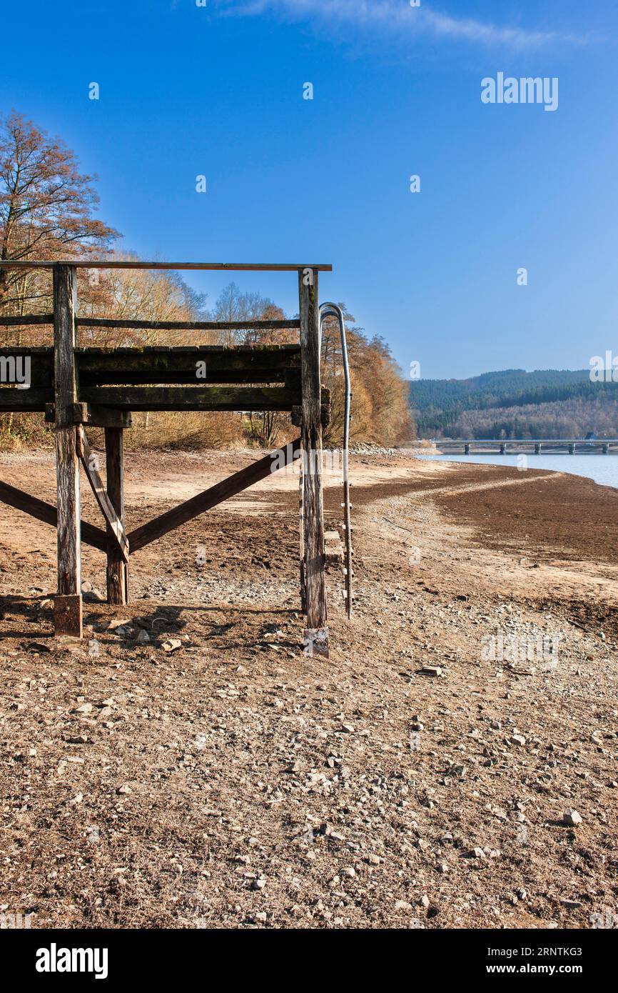 Dam jetty hi-res stock photography and images - Alamy