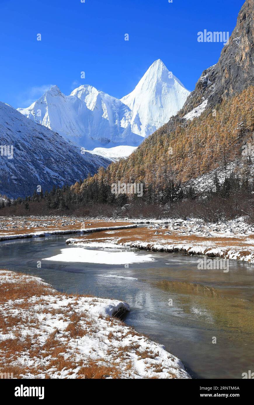 Yading national natural reserve hi-res stock photography and images - Alamy
