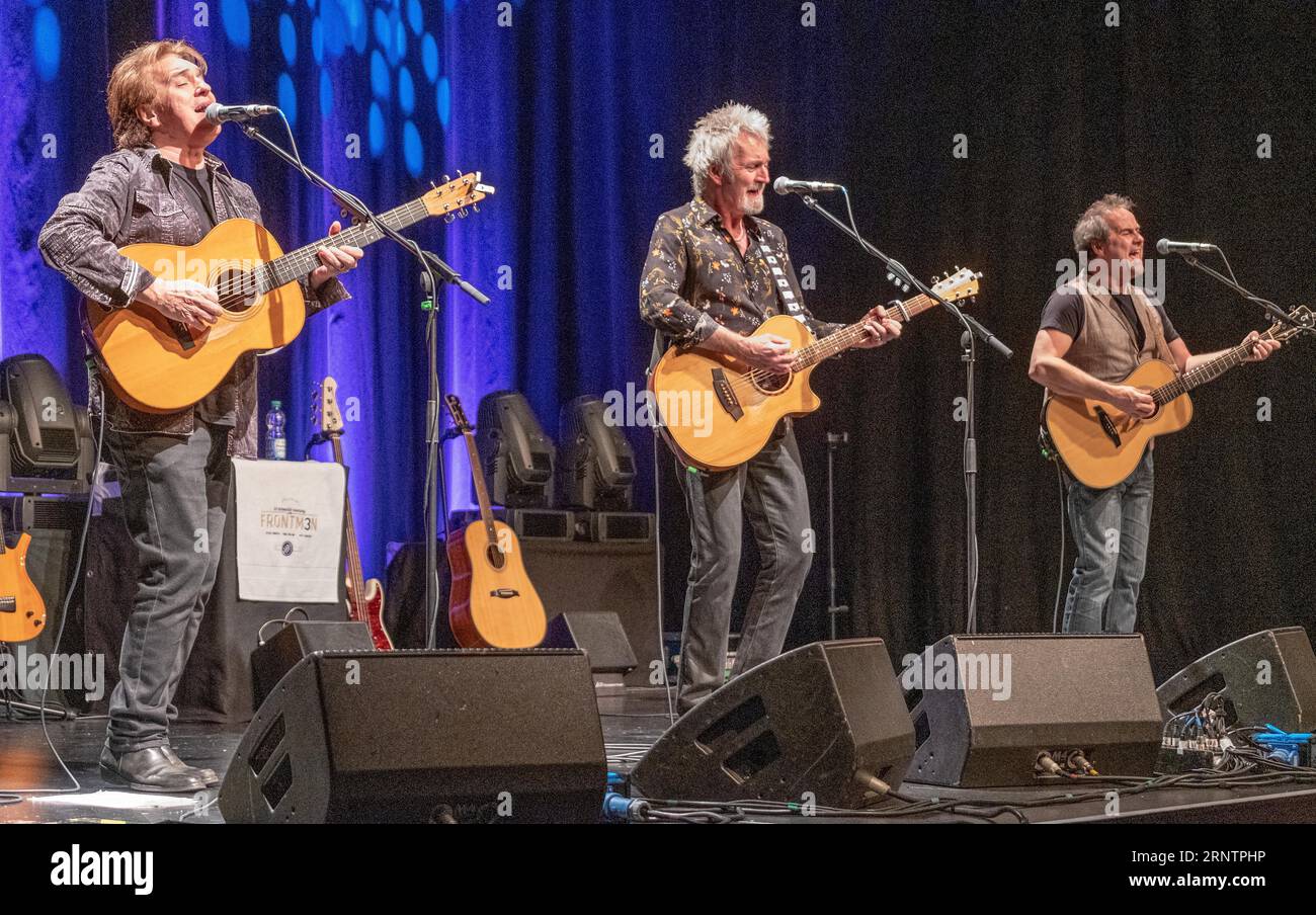 The hollies band hi-res stock photography and images - Alamy