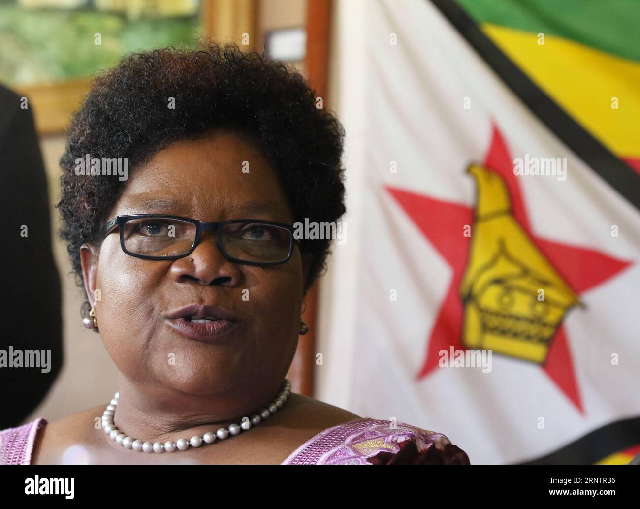 Toissues hi-res stock photography and images - Alamy