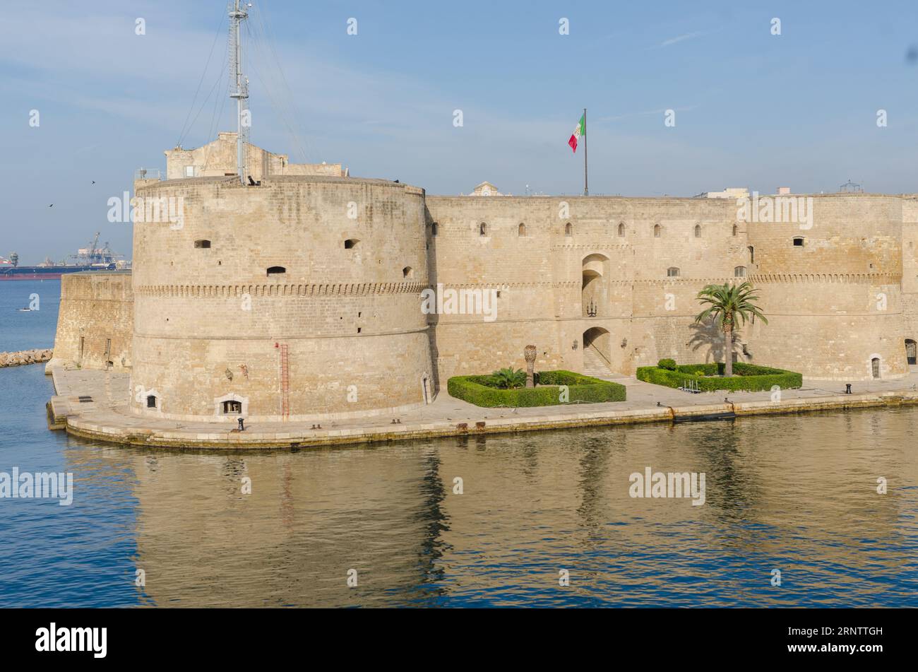 Taranto castle hi-res stock photography and images - Alamy