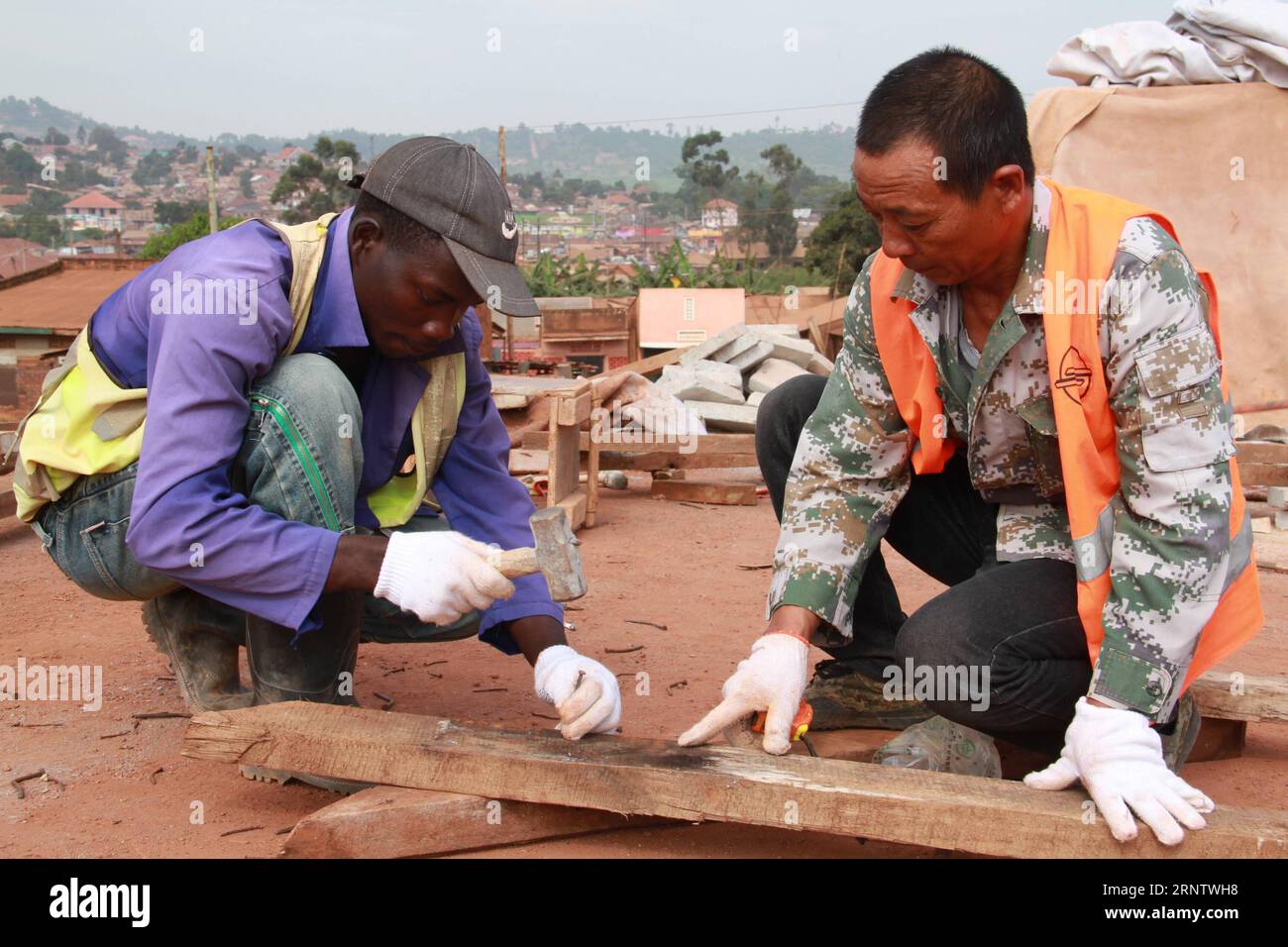 Kampala entebbe expressway hi-res stock photography and images - Alamy